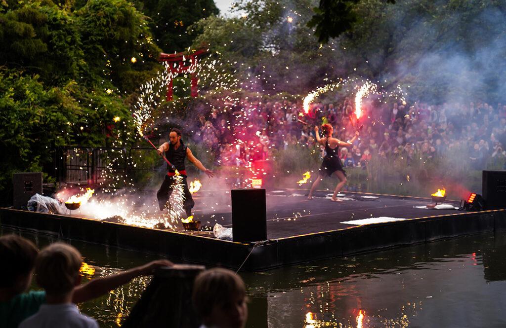 Unsere Feuershow bei den Hagenbecks Dschungelnächten · Flamba